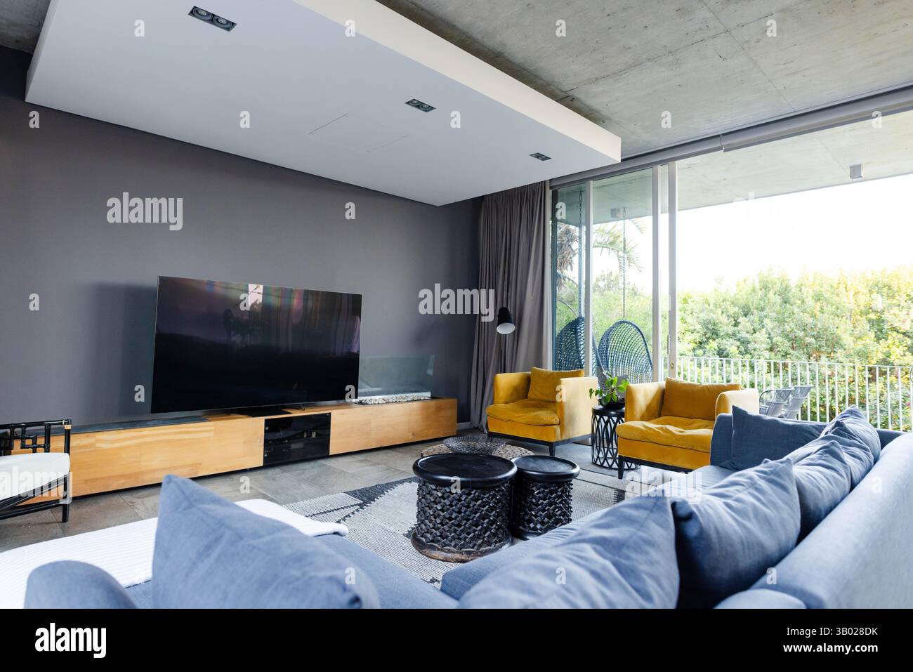 Living room tv sliding doors hi-res stock photography and images - Alamy