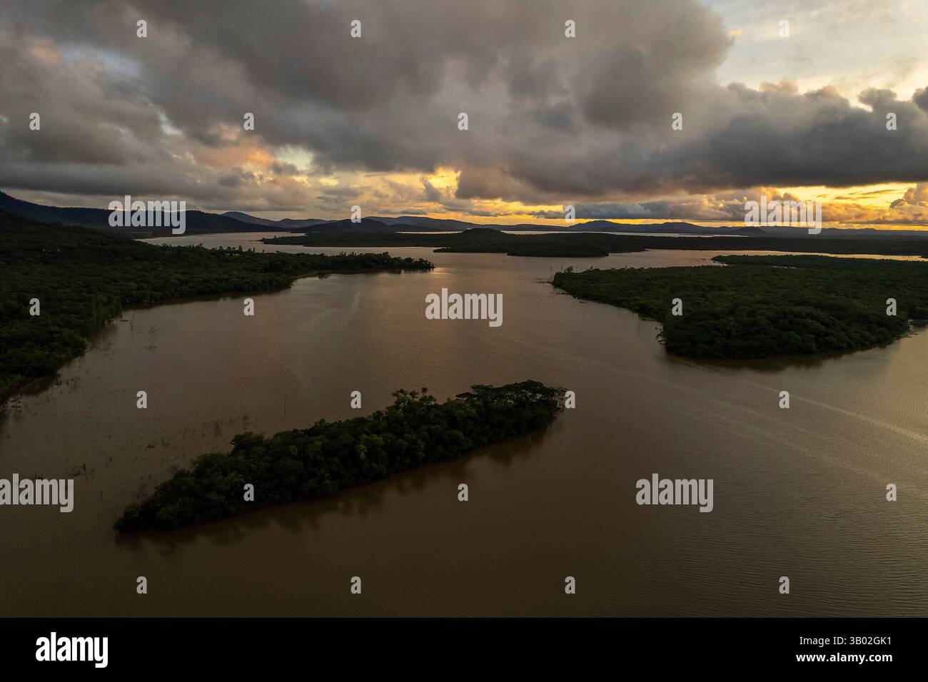 Lake Mutirikwi, Zimbabwe Stock Photo - Alamy