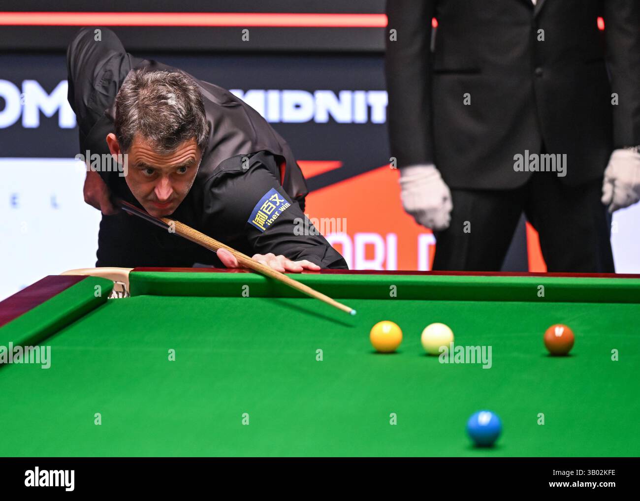 Sheffield, England, 23rd April 2025. Ronnie O’Sullivan takes a shot ...
