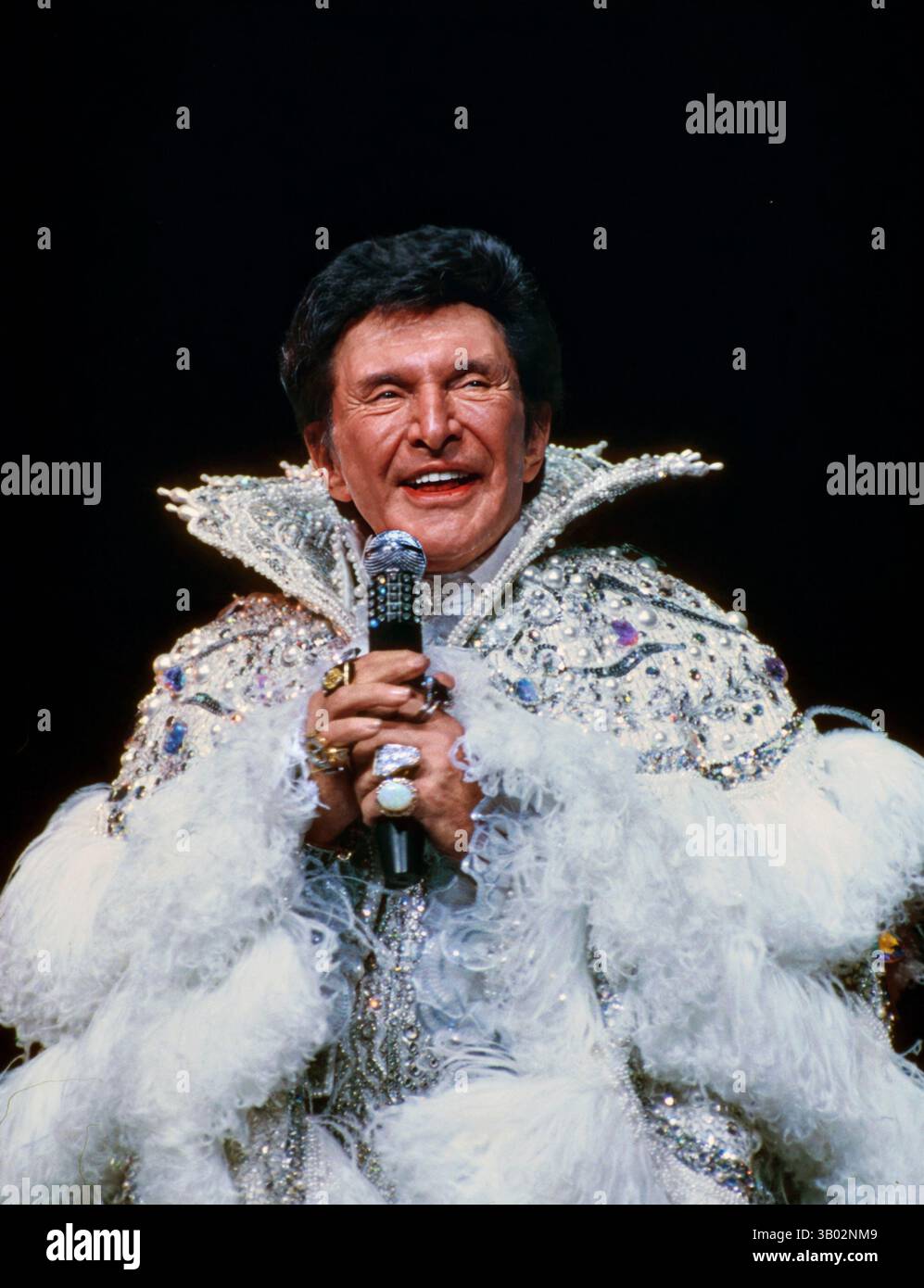 Liberace. Portrait of the American pianist, singer and actor, Władziu ...