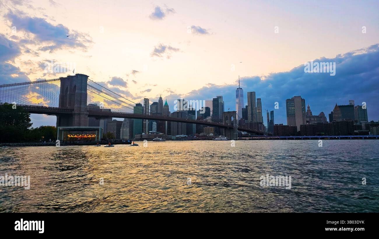 New york city beautiful sunset hi-res stock photography and images - Alamy