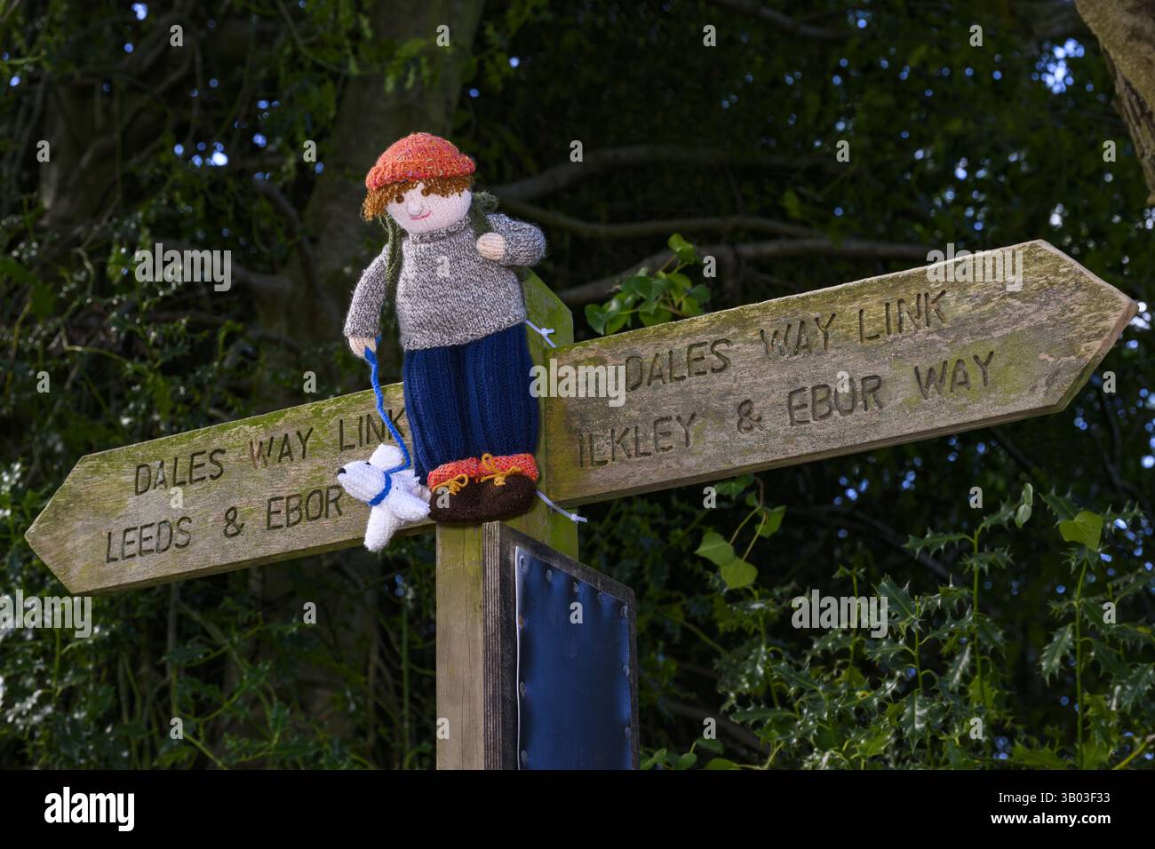 Yarn bombing knitted artwork hi-res stock photography and images - Alamy