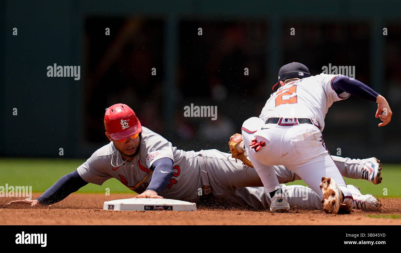 St. Louis Cardinals' Willson Contreras (40) slides into second base ...