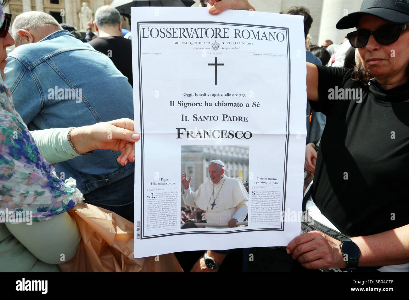 Roma, Italy. 23rd Apr, 2025. A shot taken in Saint Peter, Rome, Italy ...