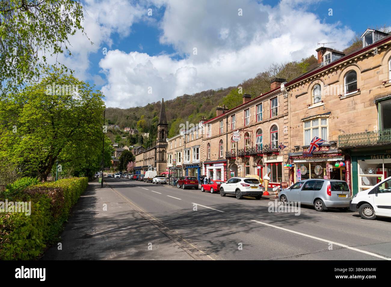 Street beside the river Derwent in Matlock Bath, Derbyshire, England ...