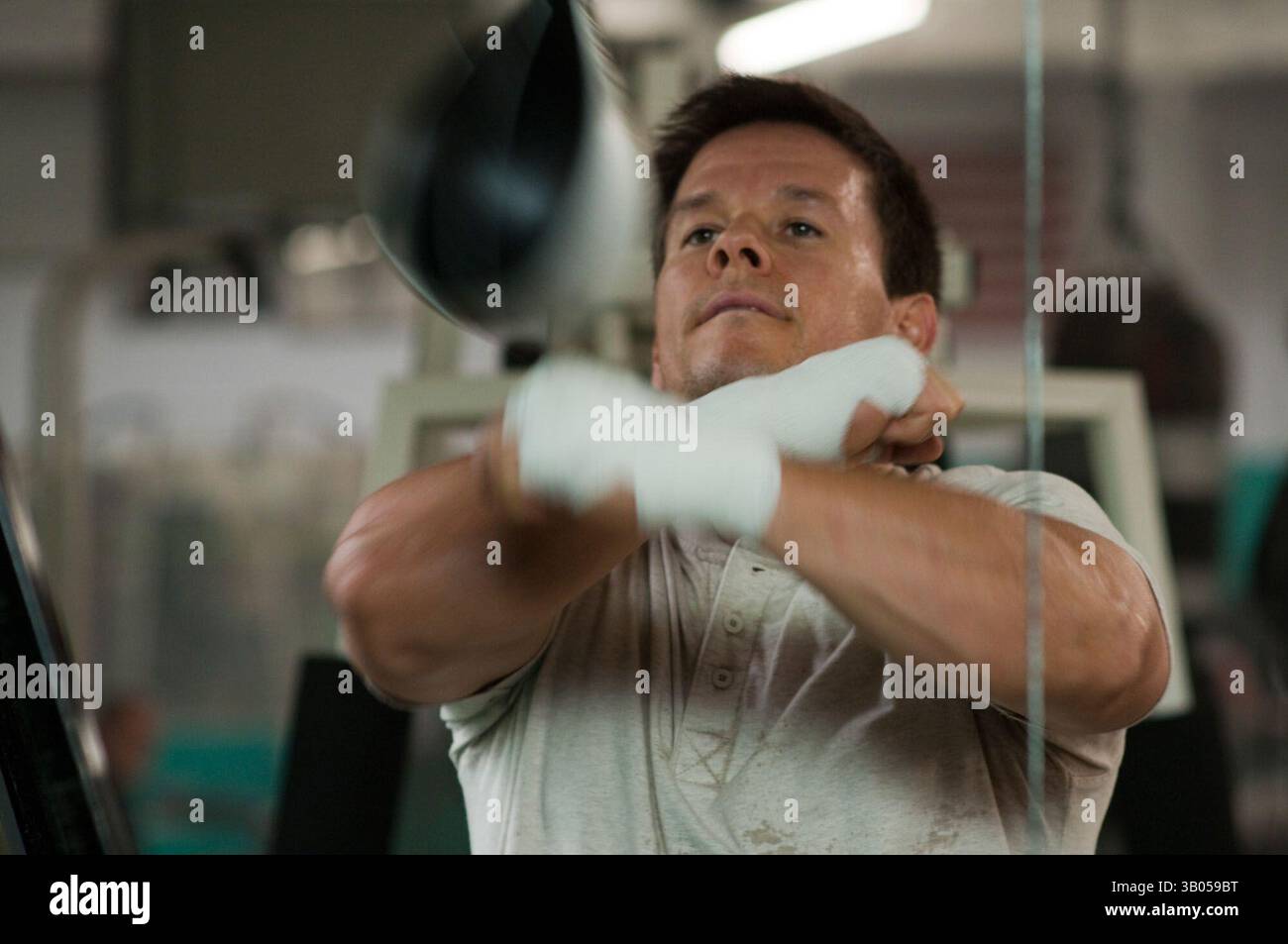 Mickey ward boxer hi-res stock photography and images - Alamy