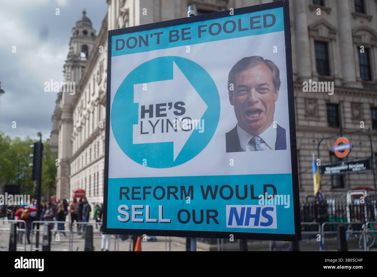 Nigel farage and robert jenrick hi-res stock photography and images - Alamy