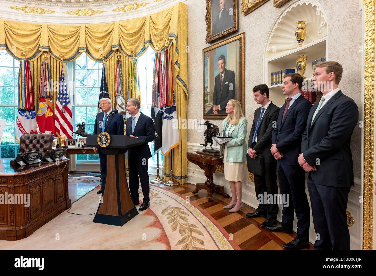 Washington, United States. 22nd Apr, 2025. Security and Exchange ...
