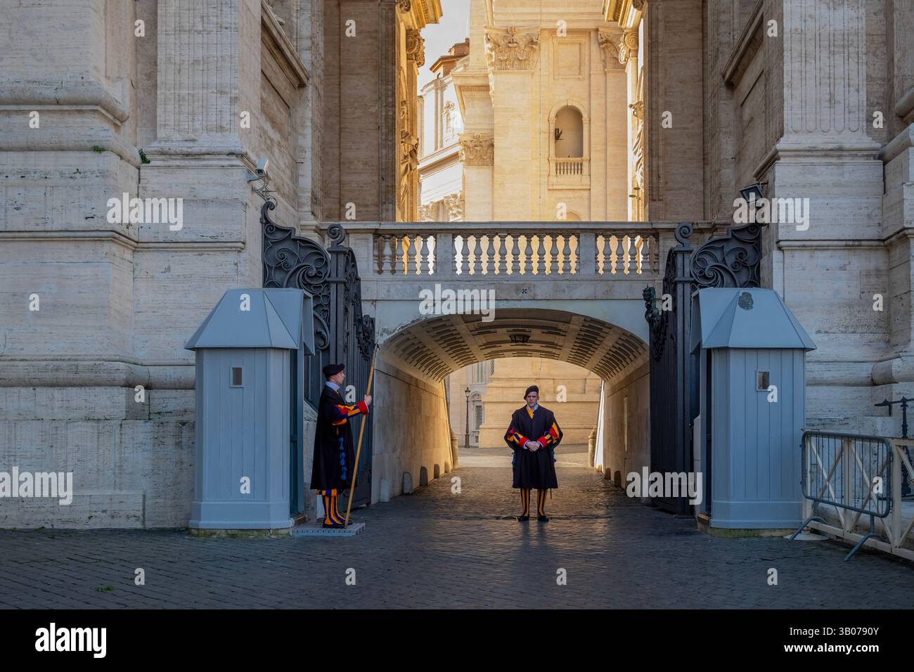 Swiss Guard, Vatican City Stock Photo - Alamy