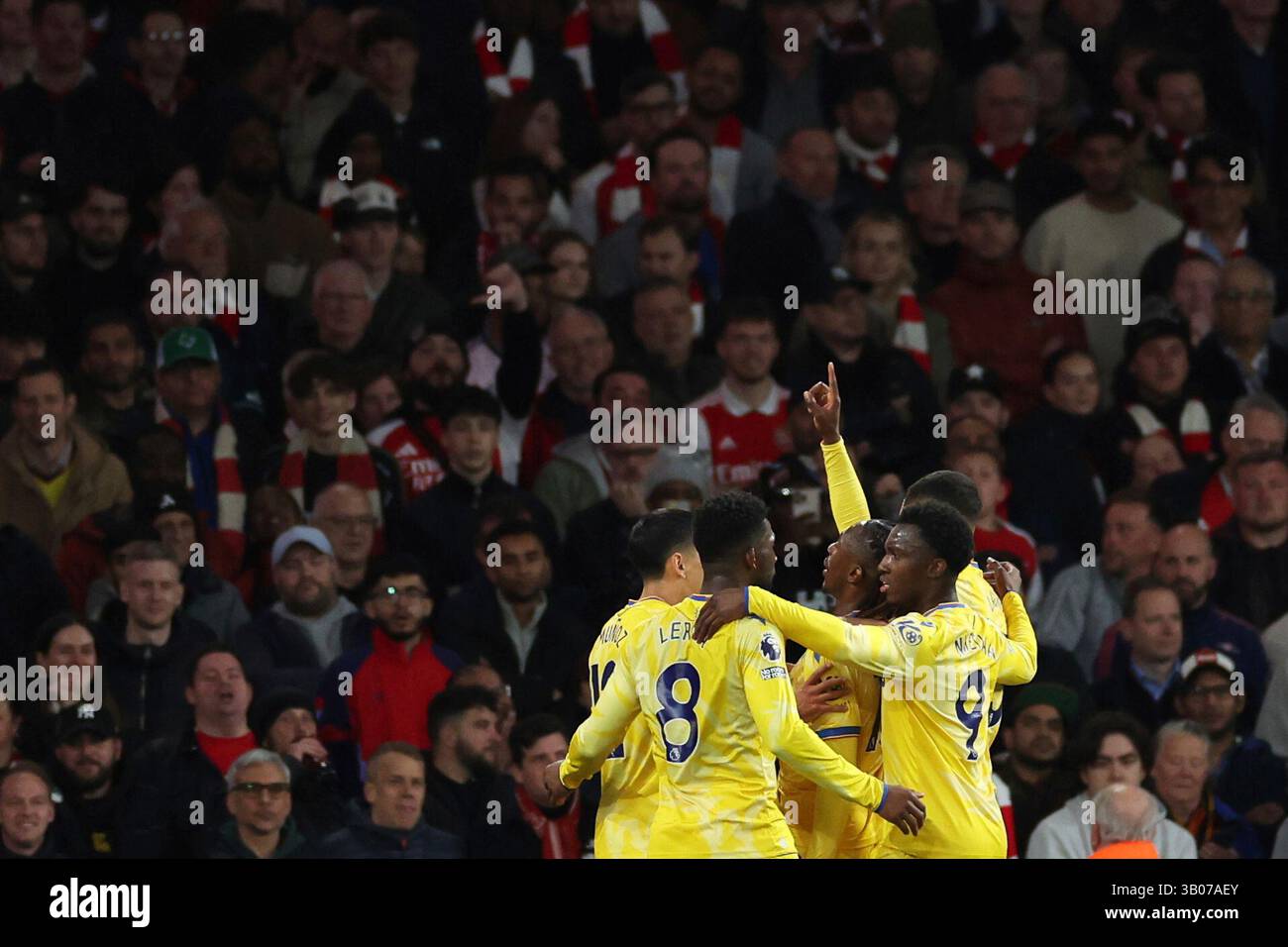 Crystal Palace's Eberechi Eze celebrates with teammates after scoring ...