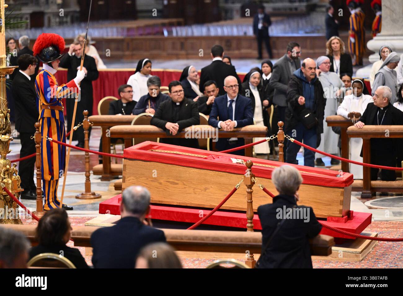 The Body Of Pope Francis Is Transferred To The Basilica St Peter To Lie ...
