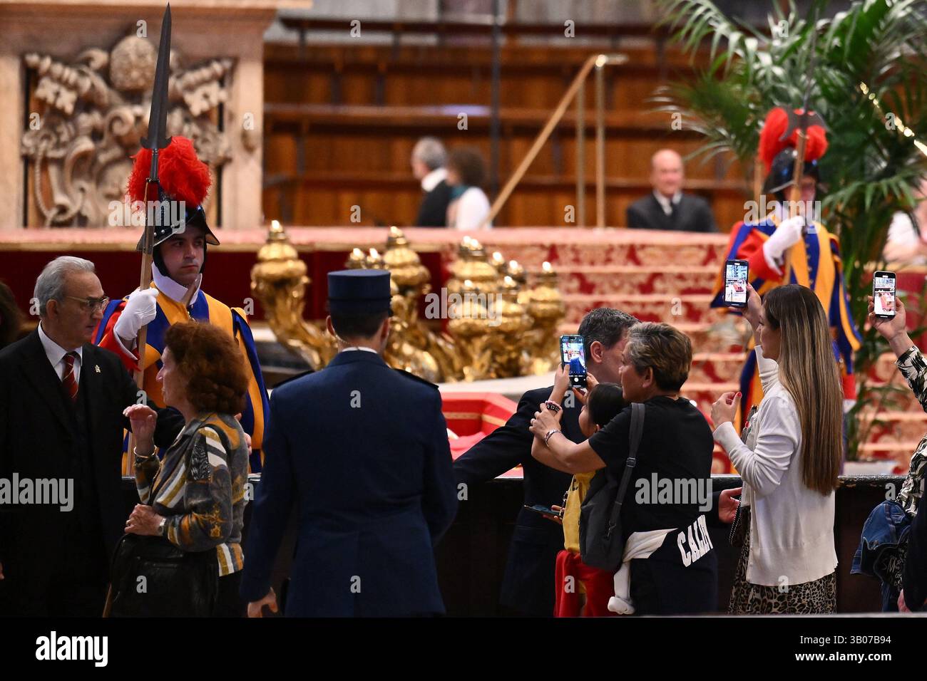 The Body Of Pope Francis Is Transferred To The Basilica St Peter To Lie ...