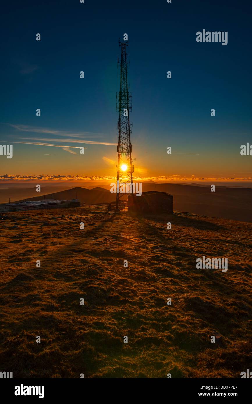 Sunrise approaches hi-res stock photography and images - Alamy