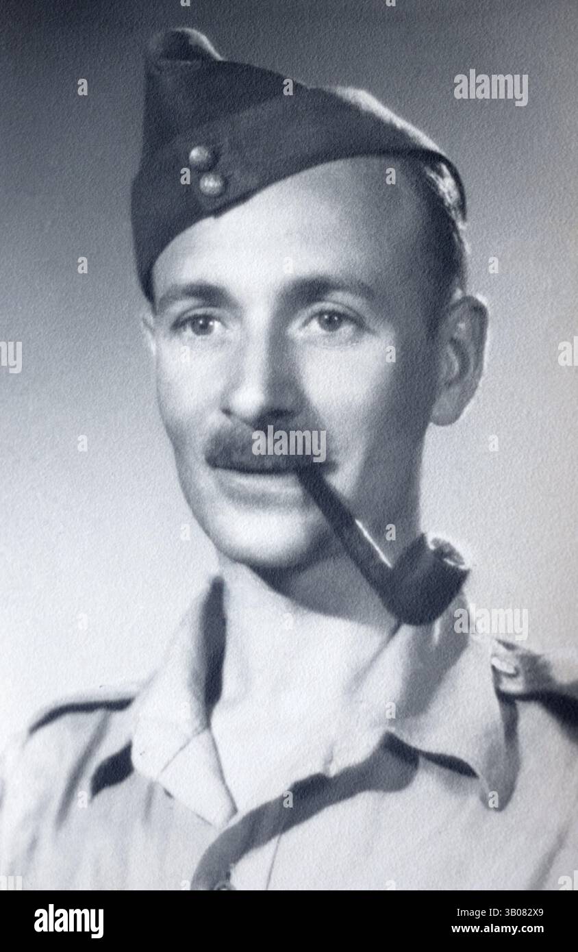 Ww2 british soldier uniform hi-res stock photography and images - Alamy