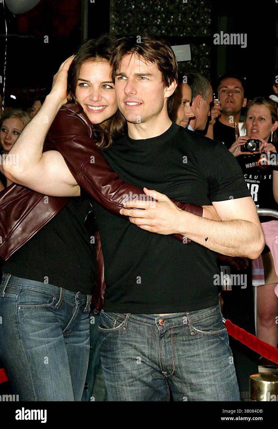 June 27, 2005 - Hollywood, California, U.S. - K43941EG.WAR OF THE ...