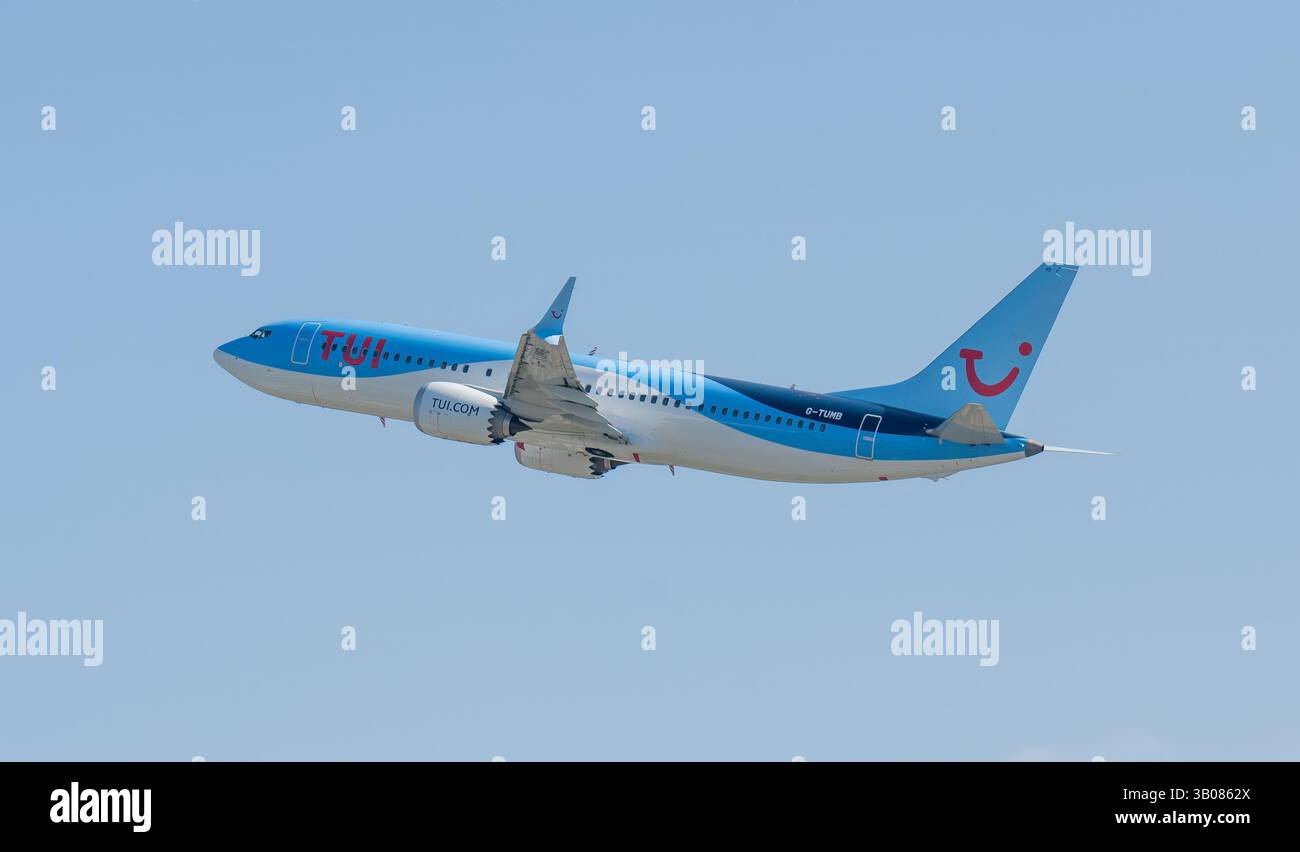 MANCHESTER, UK, 20TH APRIL 2025: Tui Boeing 737 departing Manchester ...