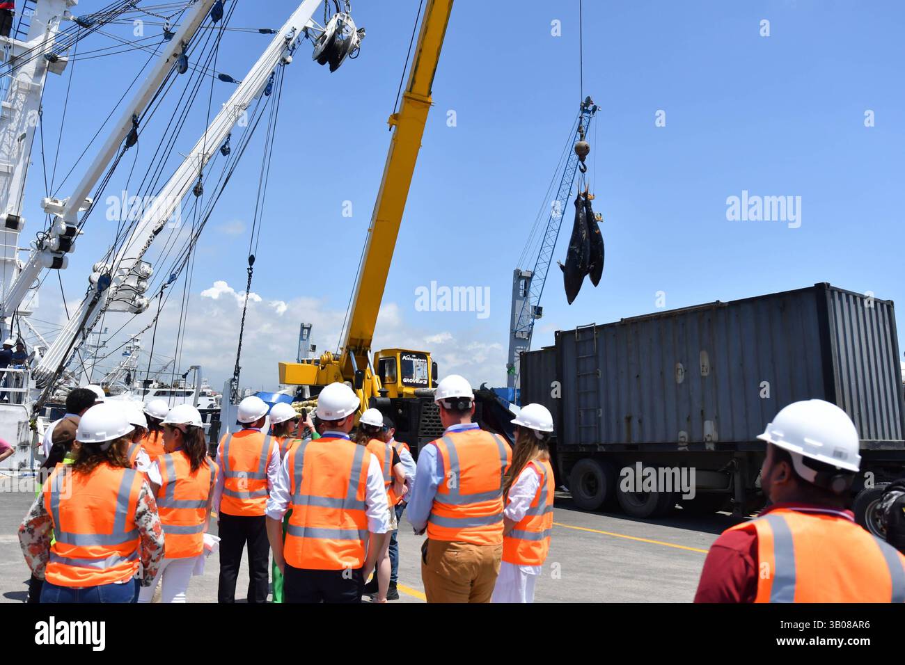 MANTA PUERTO AMERP Manta, April 23, 2025 Tour of the facilities of the ...