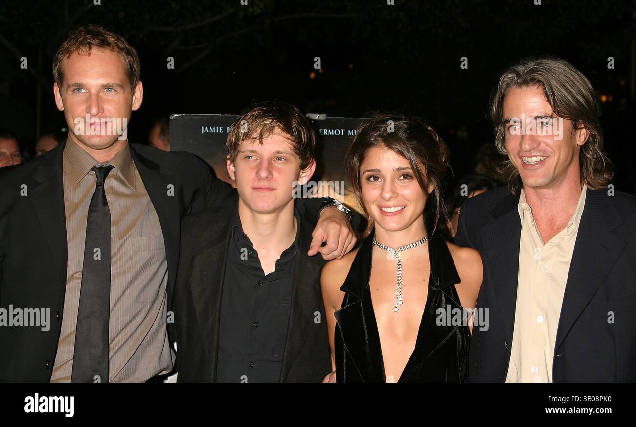 Jamie bell shiri appleby undertow hi-res stock photography and images ...