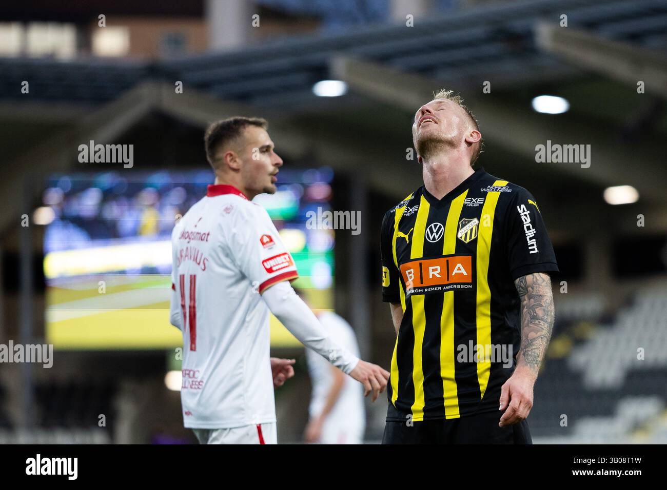 250423 Häckens Mikkel Rygaard Jensen deppar efter en miss under ...