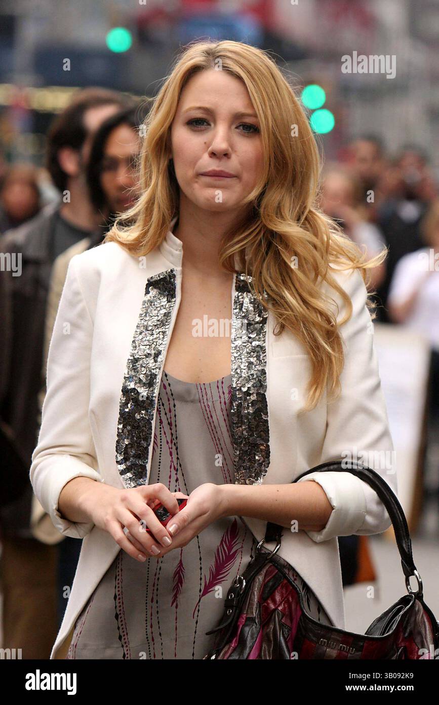 Oct. 1, 2008 - New York, New York, U.S. - BLAKE LIVELY FILMING GOSSIP ...