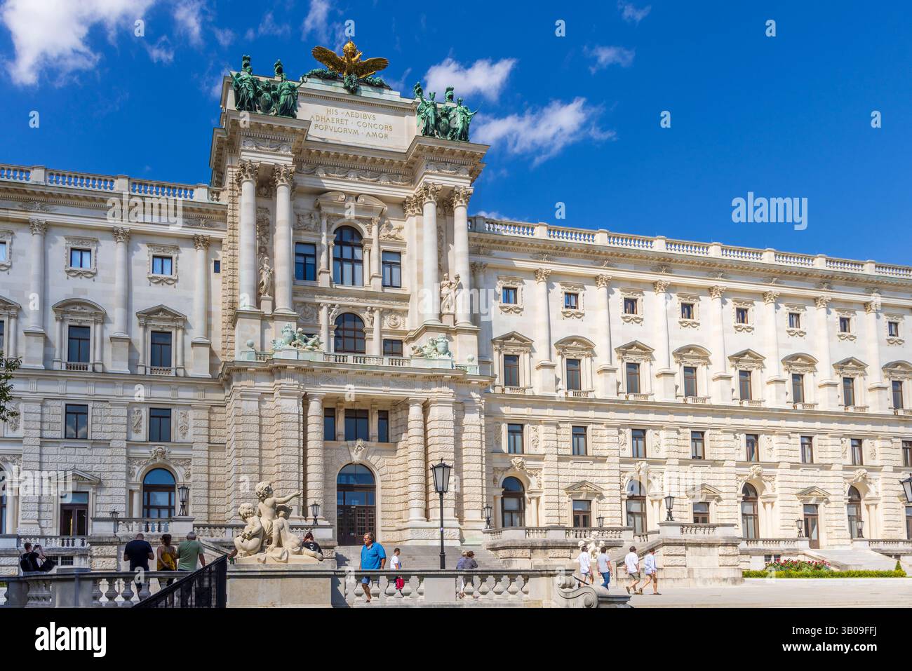 Vienna, Austria - Septembr 7, 2024: New castle buidling with Golden ...