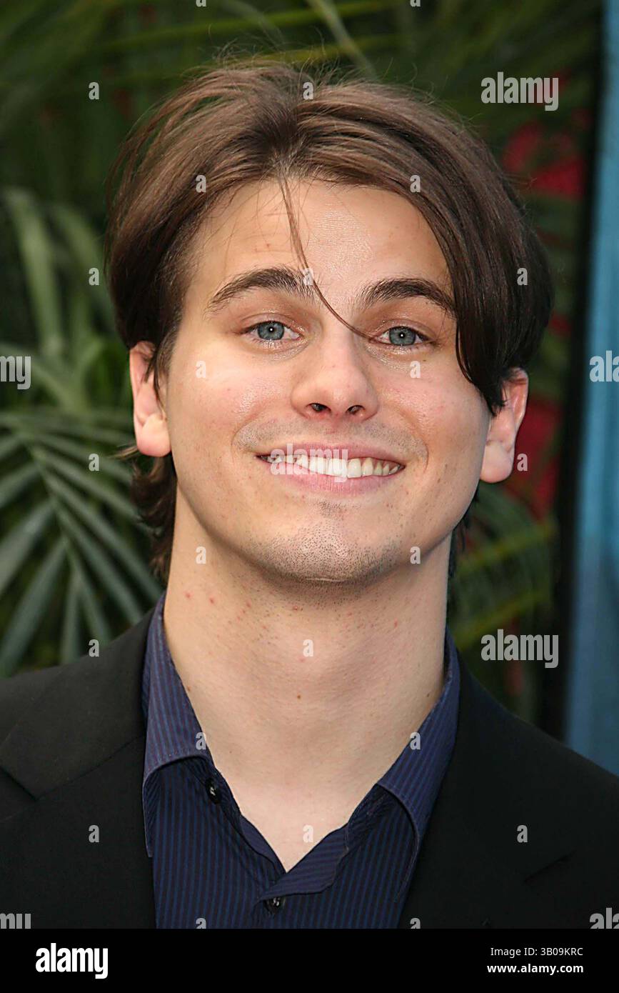 Jan. 18, 2000 - New York, New York, U.S. - JASON RITTER ARRIVING AT THE ...