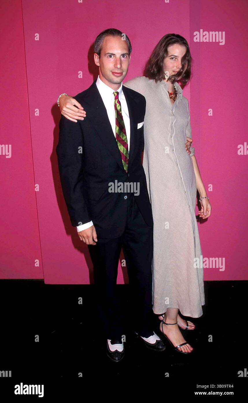 Apr. 10, 2006 - New York, New York, U.S. - K22853HMc.Emanuel Ungaro ...