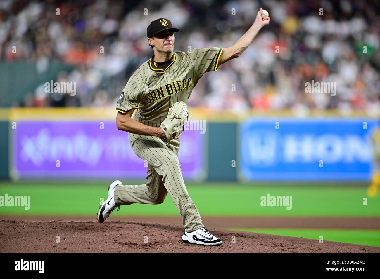 San Diego Padres starting pitcher Kyle Hart (68) in the second inning ...
