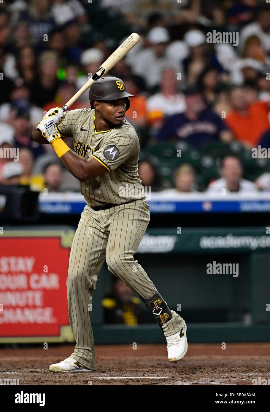 San Diego Padres left field Oscar Gonzalez (39) in the sixth inning ...