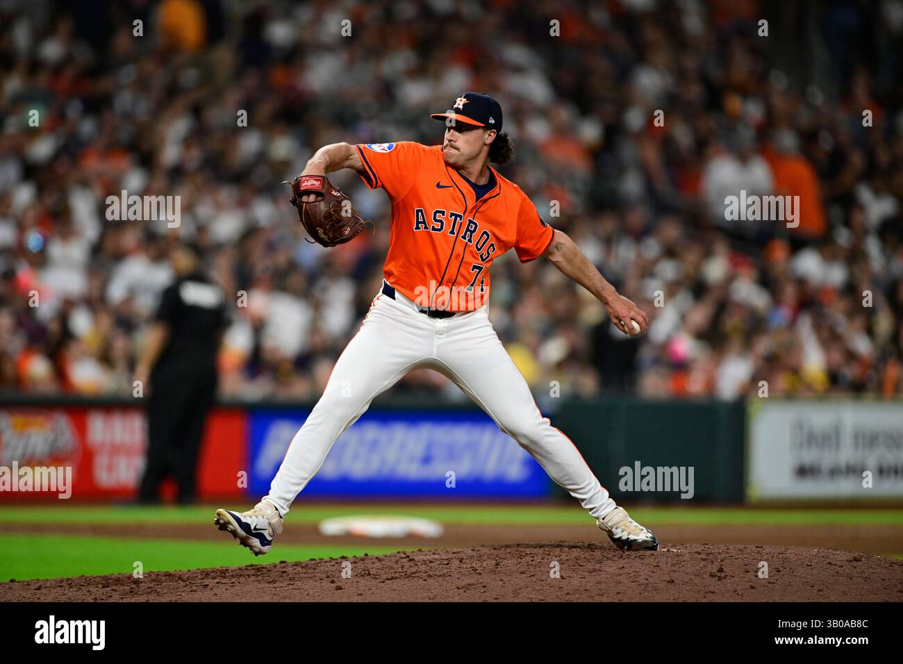 Houston Astros pitcher Bryan King (74) in the seventh inning during the ...