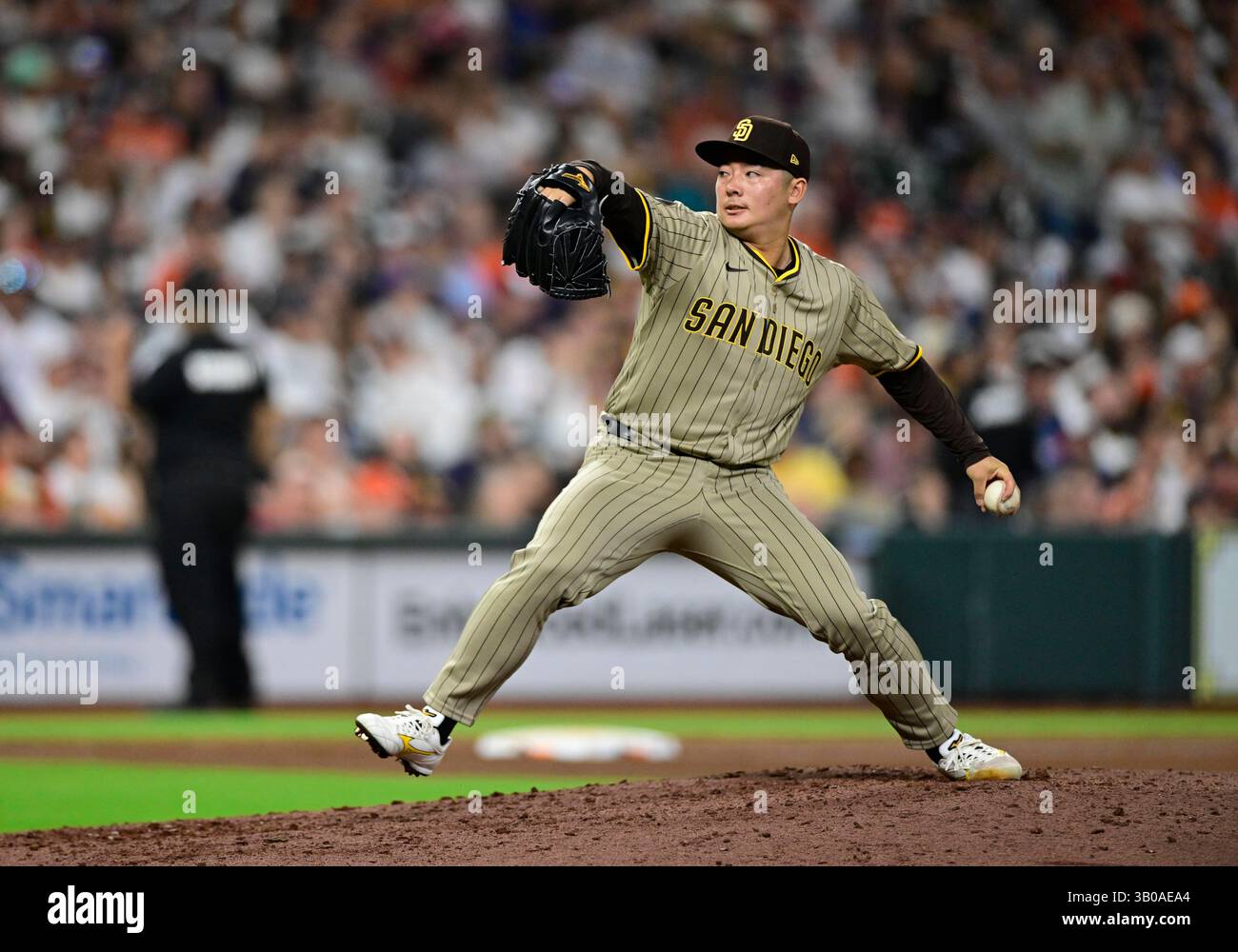 San Diego Padres relief pitcher Yuki Matsui (1) in the eighth inning ...