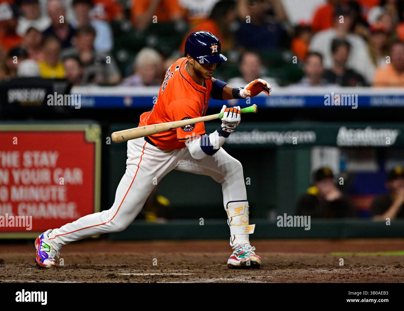 Houston Astros shortstop Jeremy Pena (3) draws a walk in the in the ...