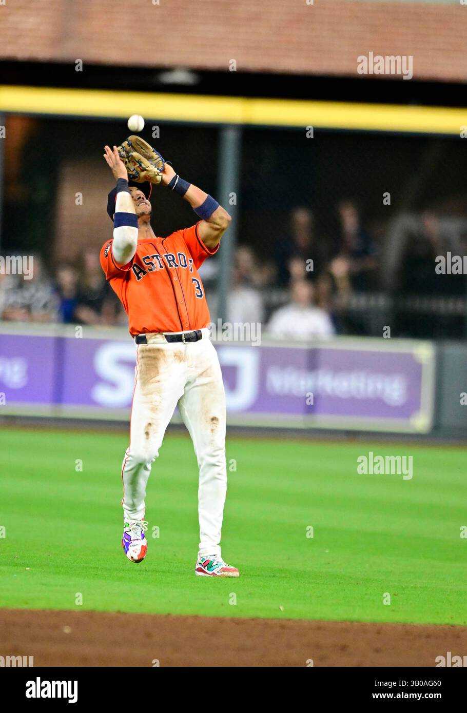 Houston Astros shortstop Jeremy Pena (3) catches a pop fly for the ...