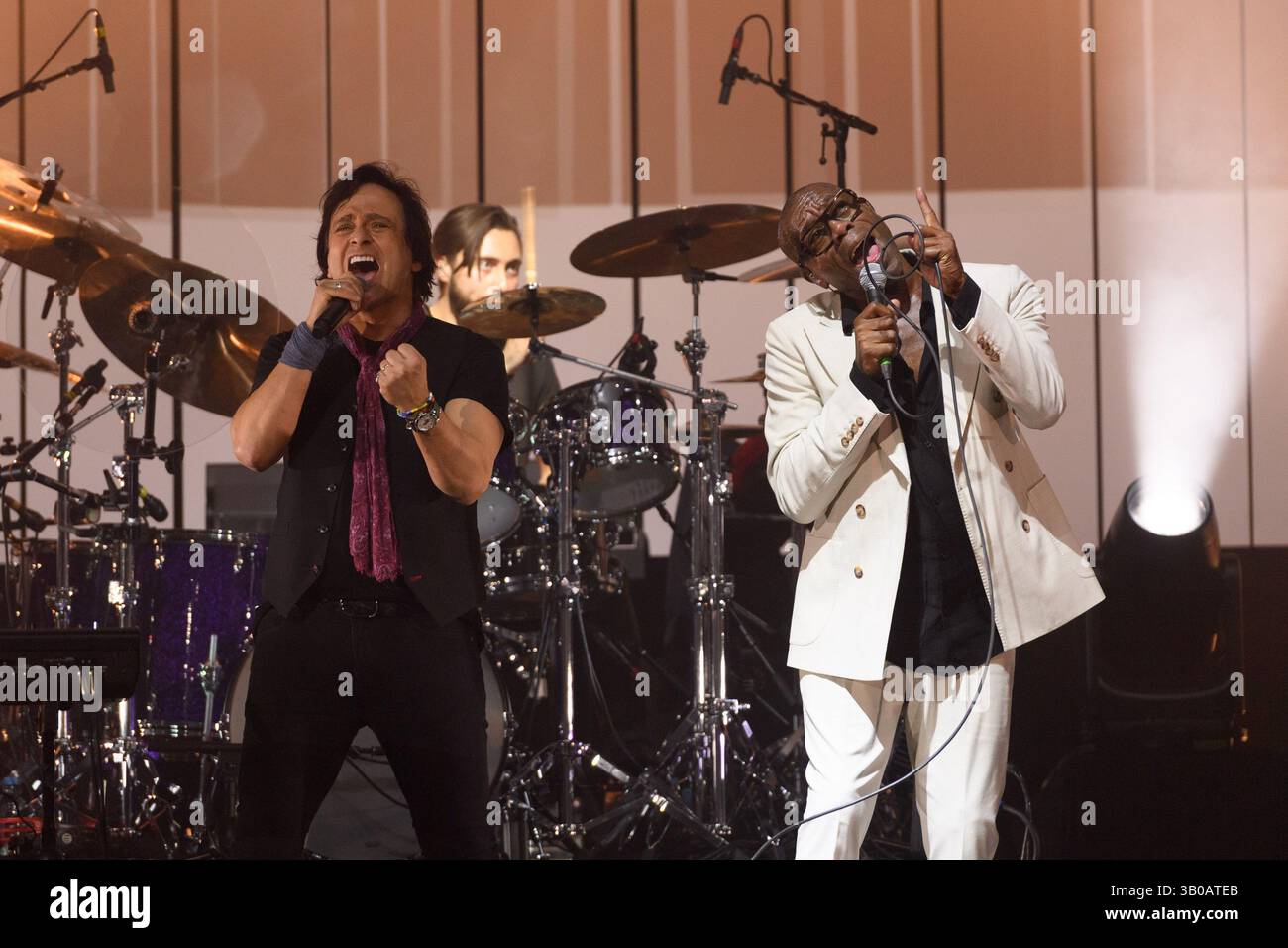 Munich, Germany, April 23rd 2025: Tim Howar and Andrew Roachford of ...