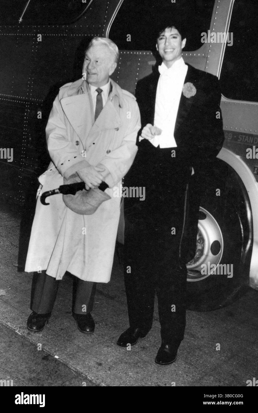 New York, NY, U.S. - 1983 EDDIE ALBERT and TOMMY TUNE (Credit Image ...
