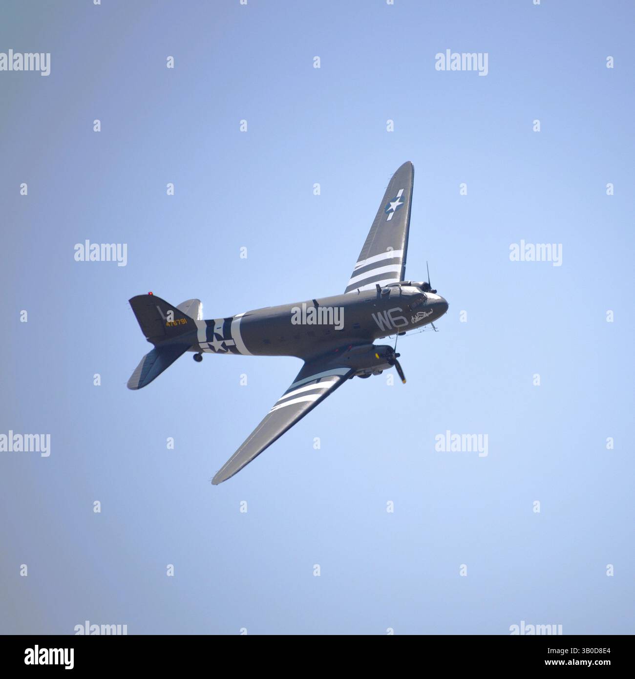 Ww ii twin engine cargo plane hi-res stock photography and images - Alamy