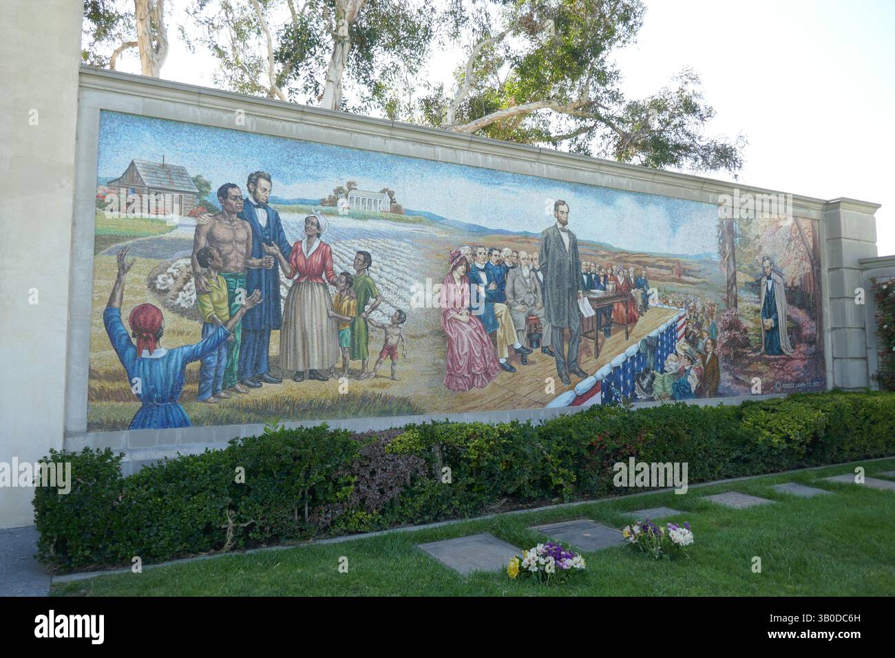 Los Angeles, California, USA 22nd April 2025 Murals in Lincoln Terrace ...