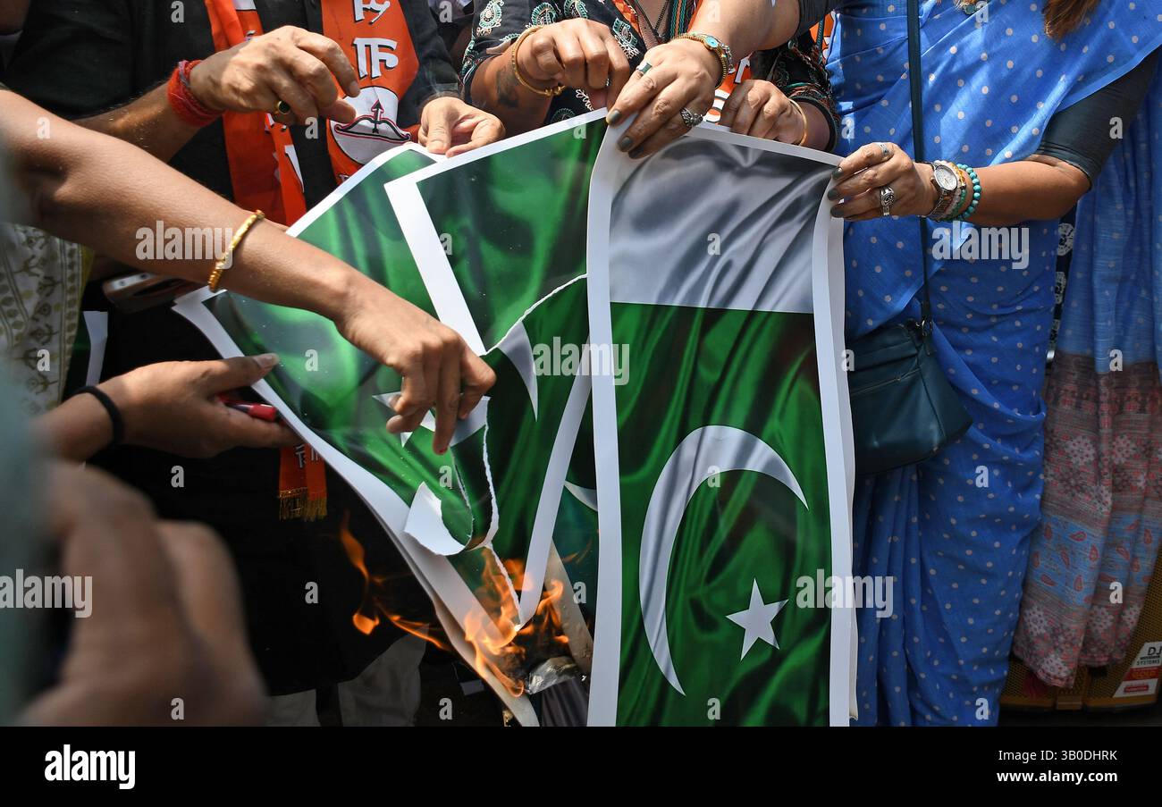 Mumbai, India. 23rd Apr, 2025. Members of Shiv Sena burn Pakistani ...