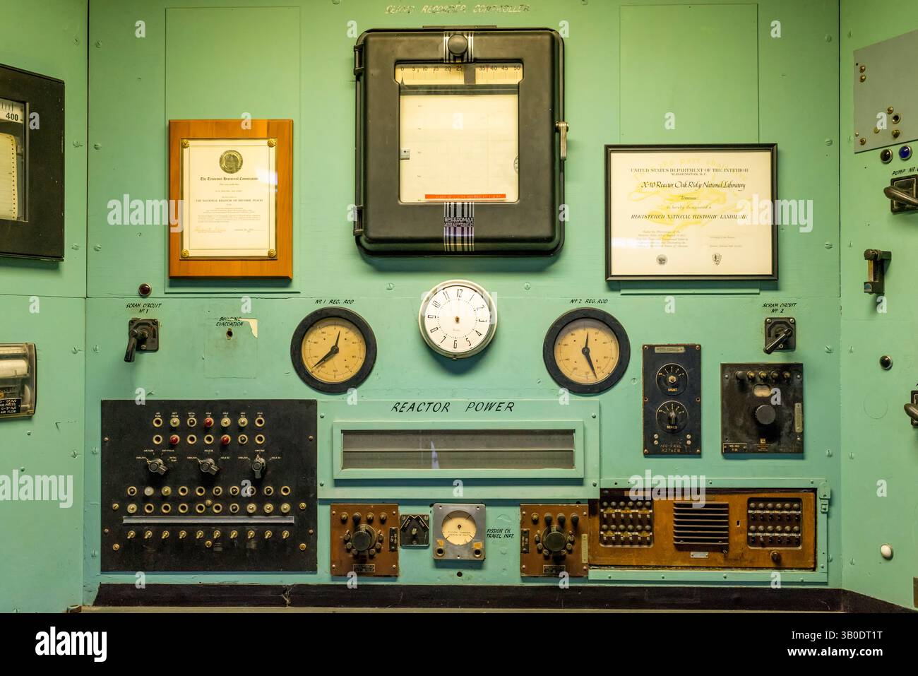 Uranium slugs hi-res stock photography and images - Alamy