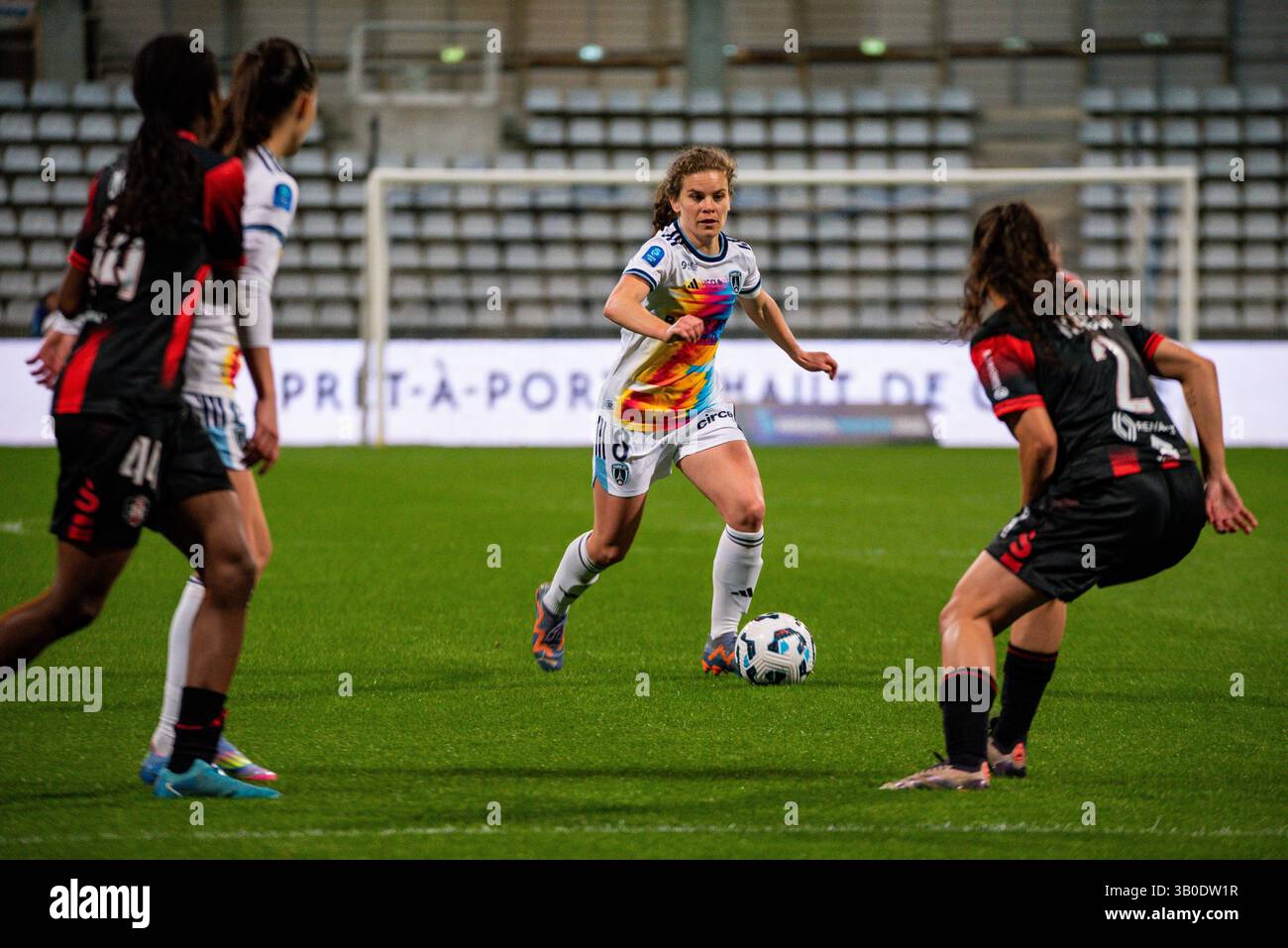 Daphne Corboz of Paris FC controls the ball during the Women's French ...