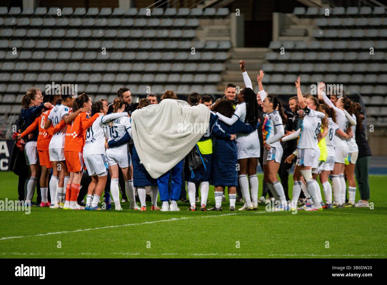 The players of Paris FC celebrate the victory after the Women's French ...