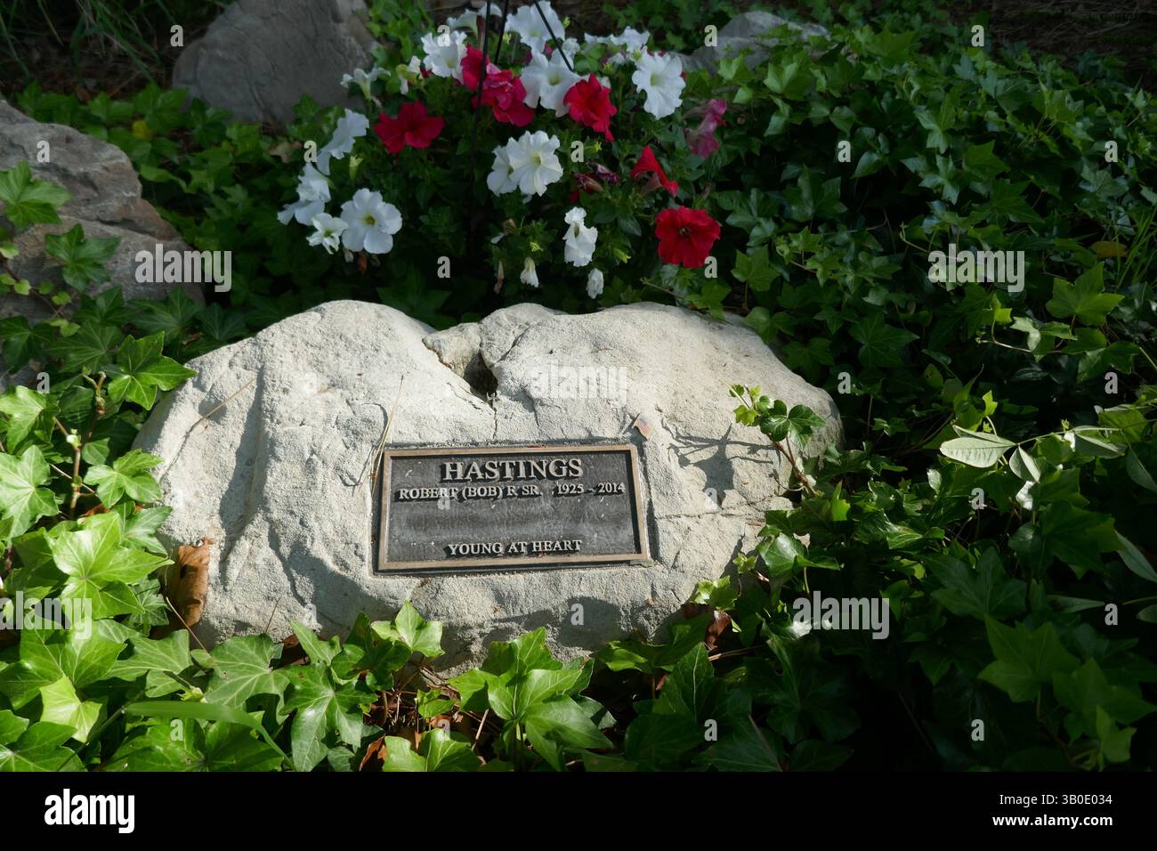 Los Angeles, California, USA 22nd April 2025 Actor Bob Hastings Grave ...