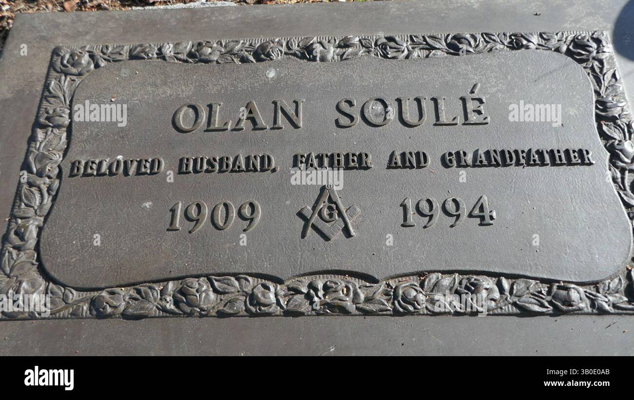 Los Angeles, California, USA 22nd April 2025 Actor Alan Soule Grave in ...