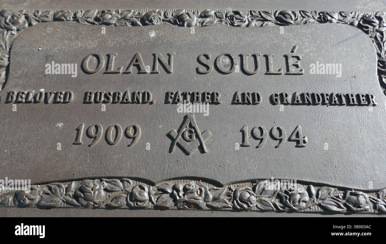 Los Angeles, California, USA 22nd April 2025 Actor Alan Soule Grave in ...