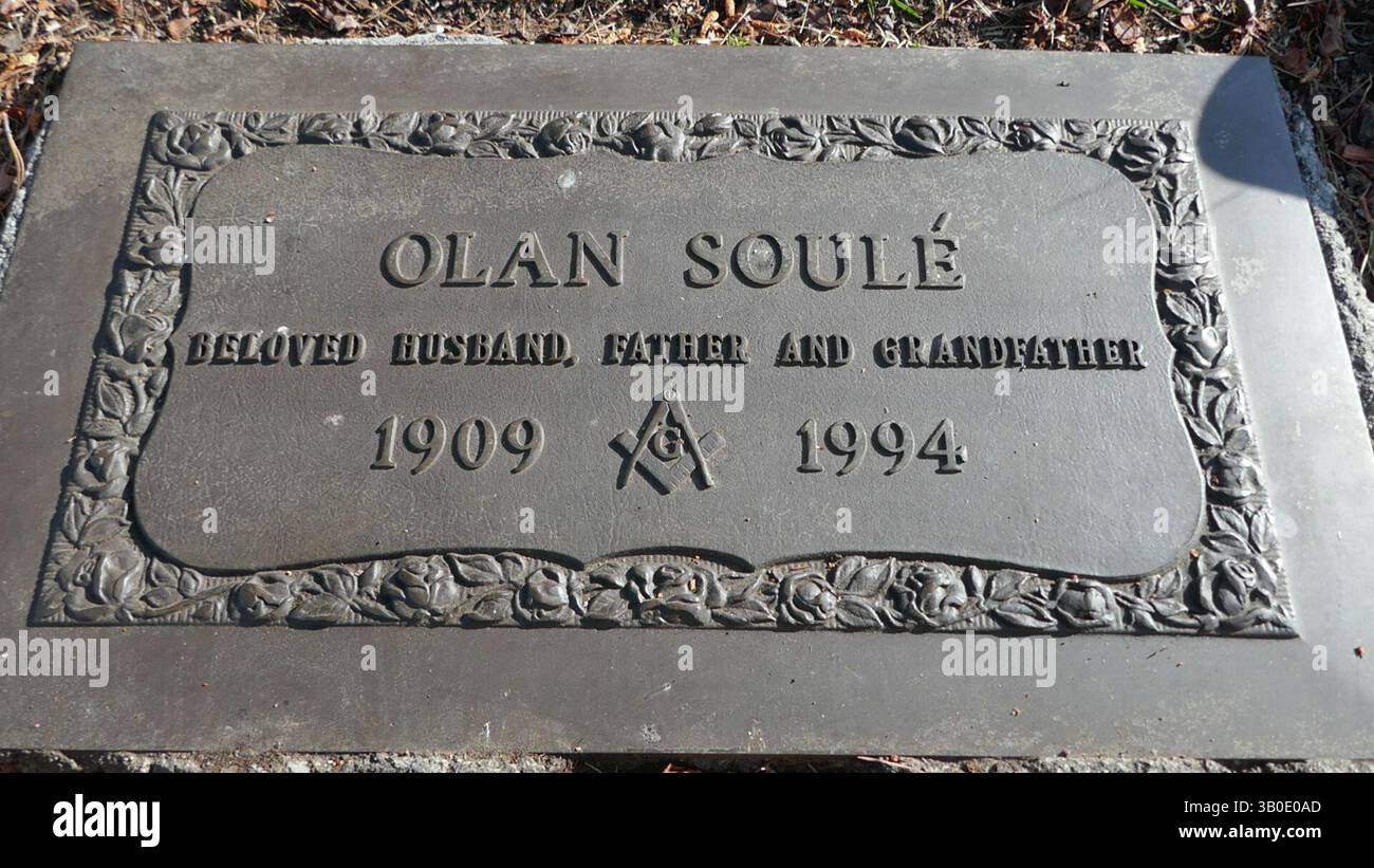Los Angeles, California, USA 22nd April 2025 Actor Alan Soule Grave in ...