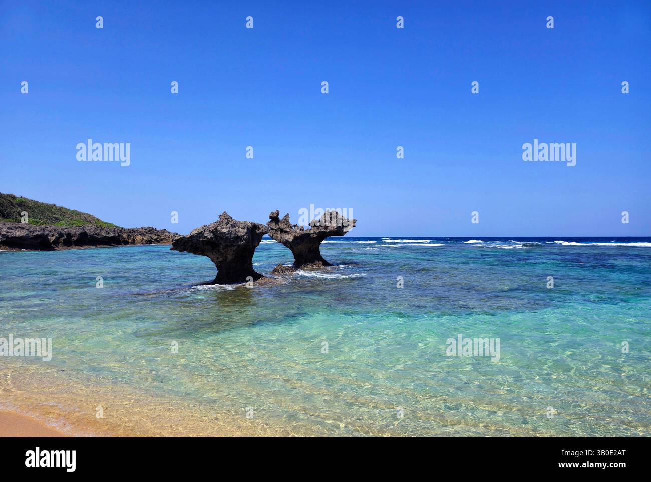 The iconic Heart Rock (broken) on Kouri Island in Okinawa, Japan Stock ...