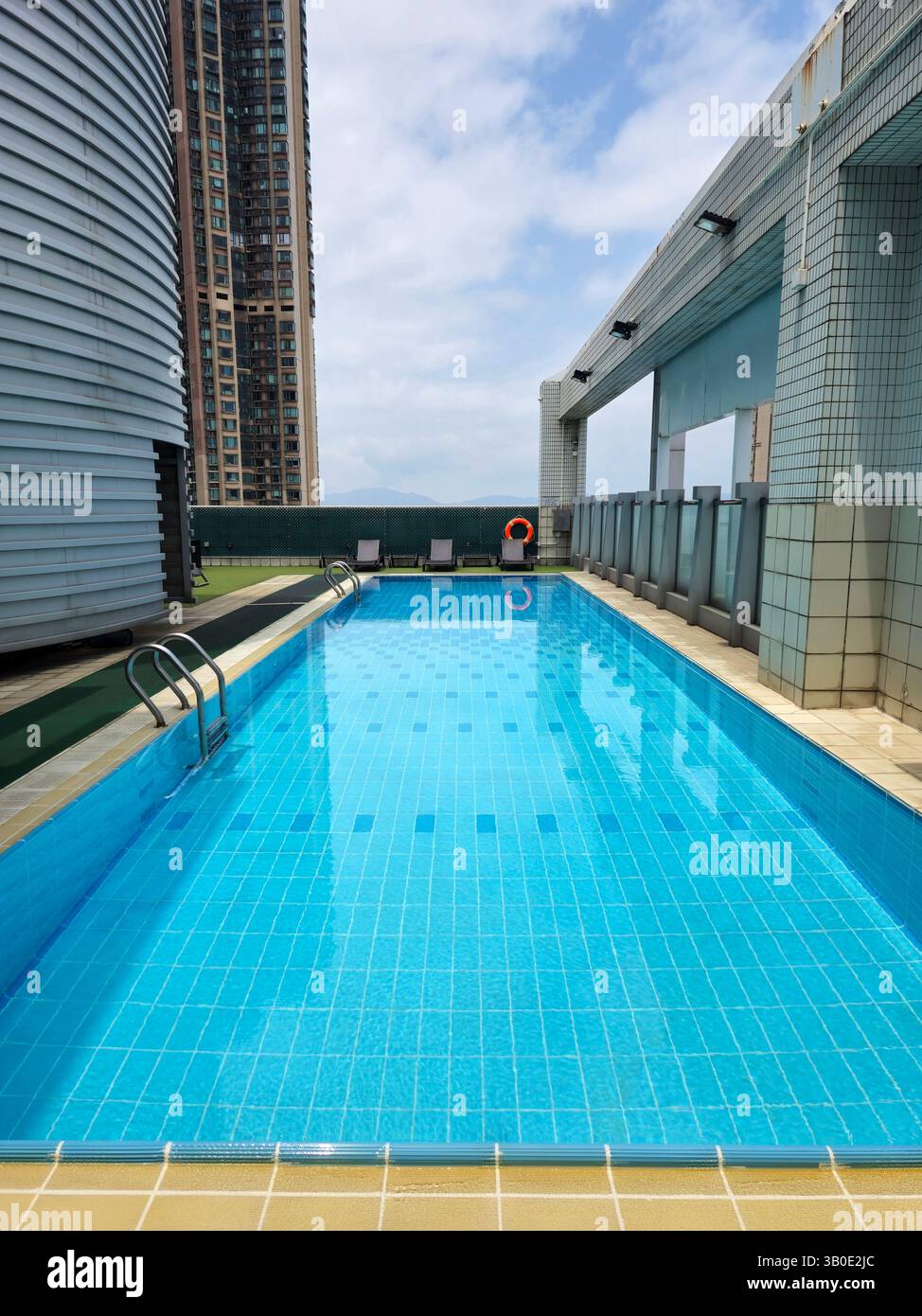 The rooftop swimming pool at the JEN hotel by Shangri-La in Sai Wan ...