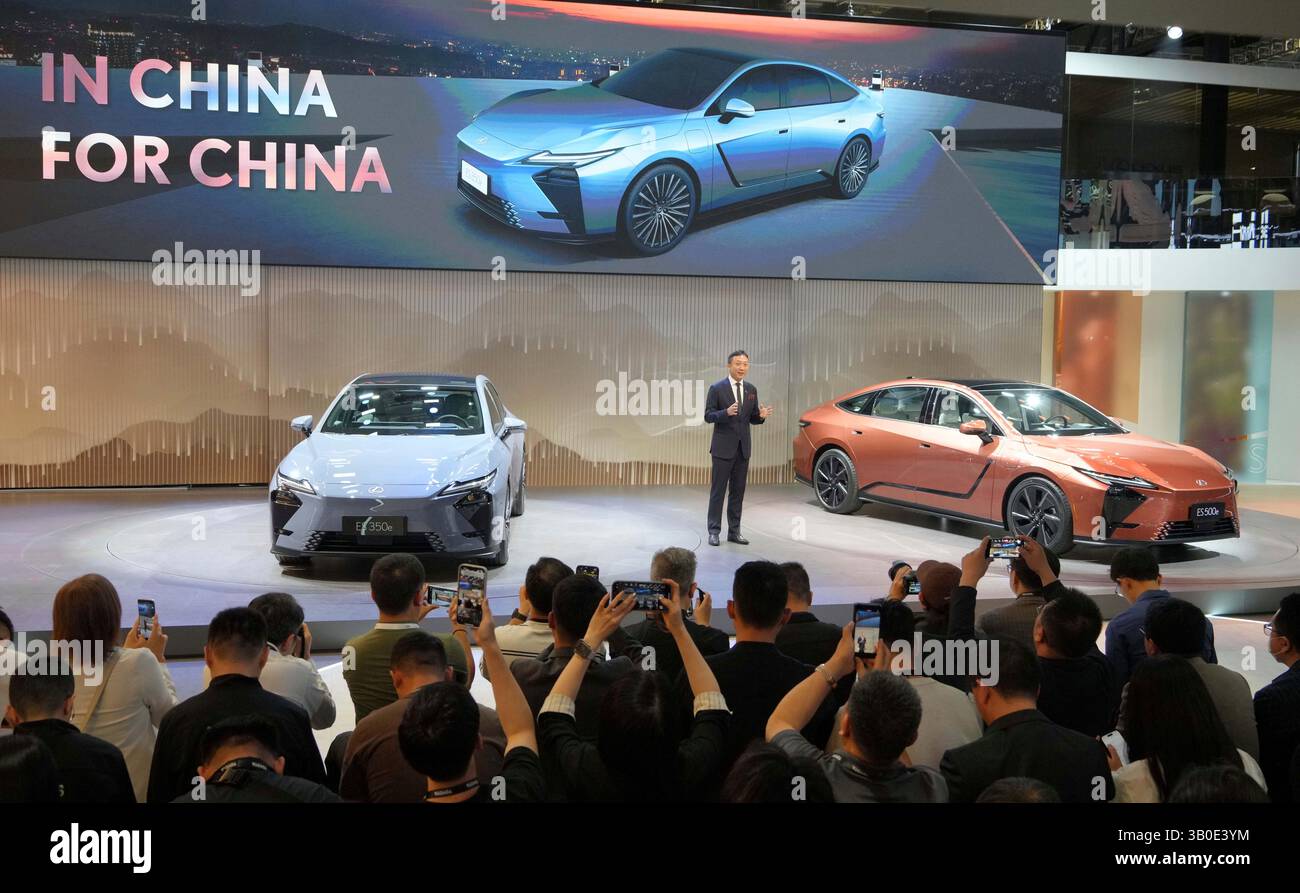 LEXUS unveils the all-new ES (executive sedan), ES500e (R) and ES350e ...