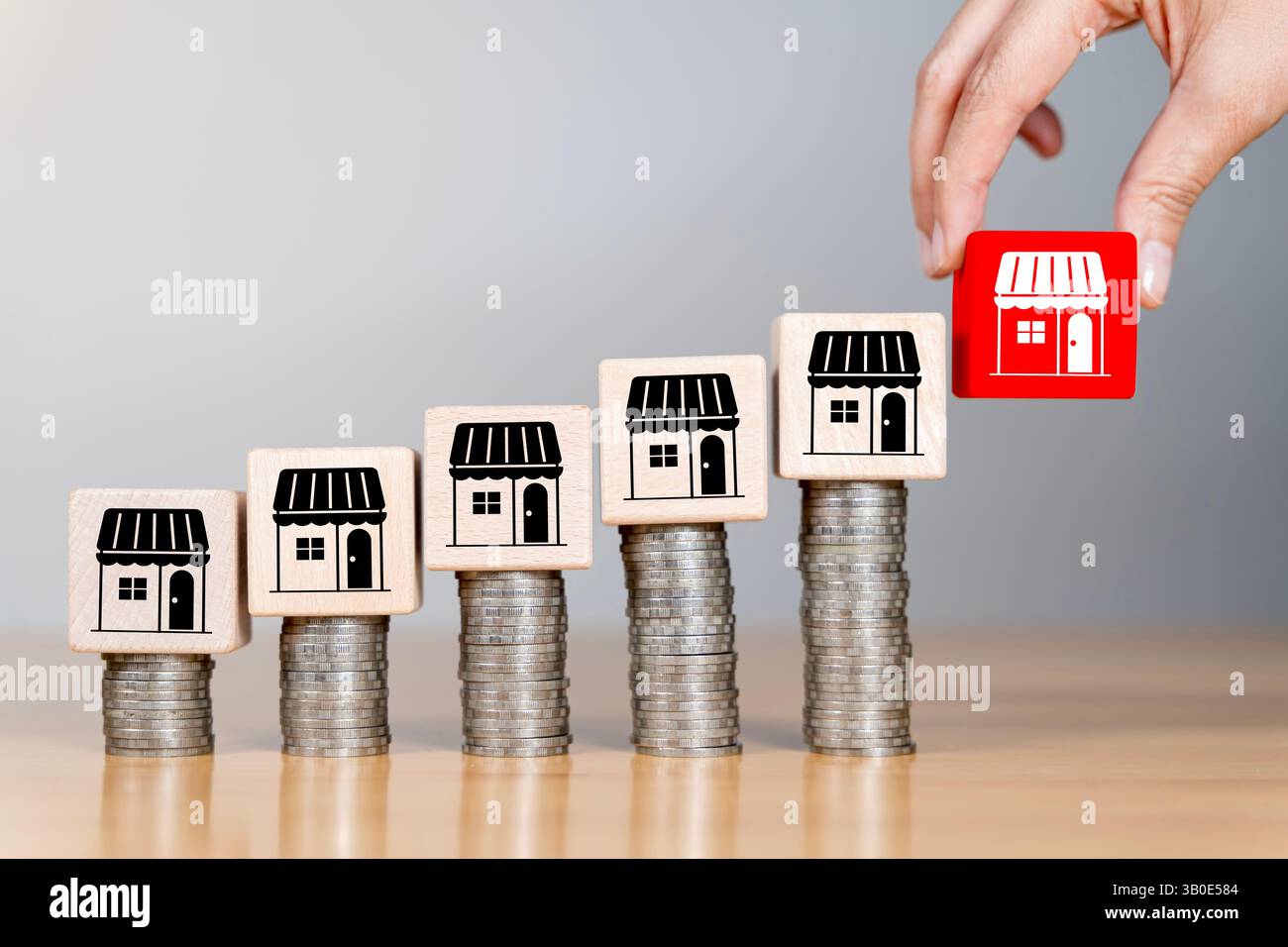 Business sale growth and expand shop franchise concept, Store ...