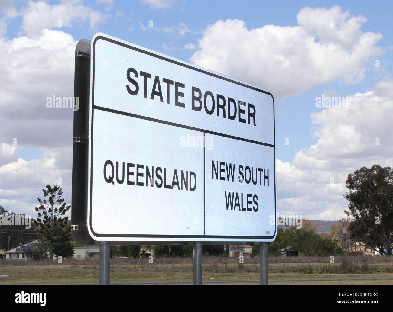 Border queensland new south wales hi-res stock photography and images ...